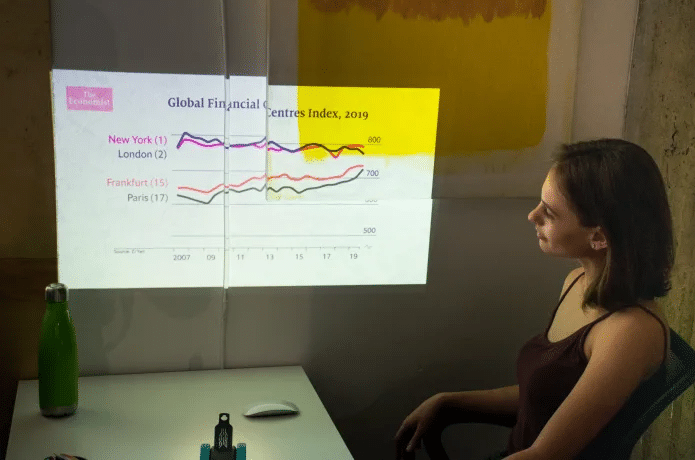 Mini-robot ALFRED : un assistant personnel que Batman ne renierait pas